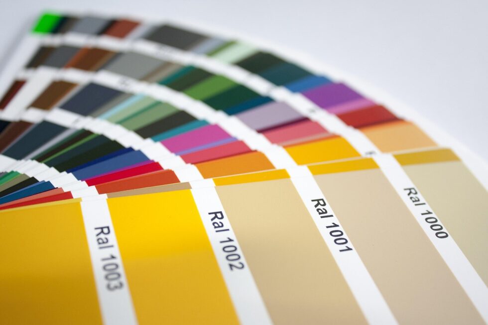 Comment lire et interpréter un code couleur RAL dans l’industrie française